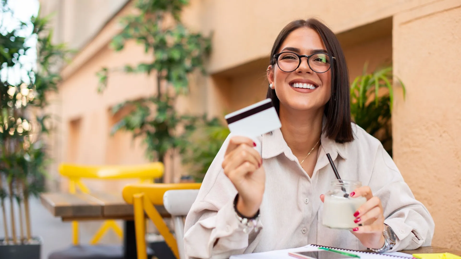 Credit Card Refinancing vs Debt Consolidation | Beem Credit Card Refinancing vs Debt Consolidation | Beem