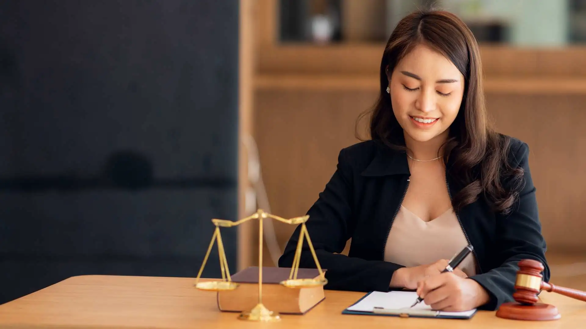 How Much Does a Consumer Protection Lawyer Cost | Beem